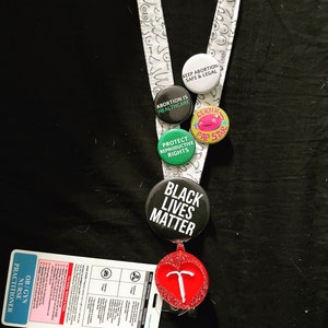 Carol Danvers / Captain Marvel Insignia Pinback Button - Etsy