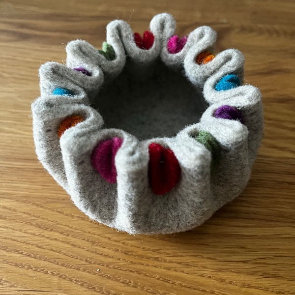 Festive Beaded Felt Bowl Kit - Easy to Make Wool Felt Bowl With Wooden ...