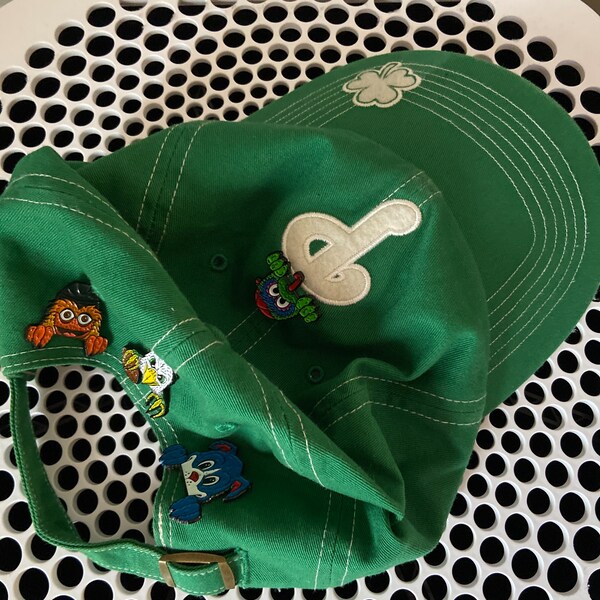 Peeping Phanatic Pin - Philadelphia Phillies, the Phanatic - Etsy