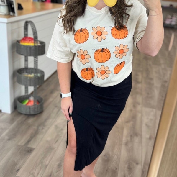 Comfort Colors® Vintage Floral Pumpkins T-shirt, Retro Pumpkin T-shirt ...