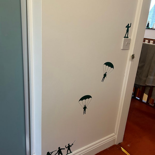 Set of 22 Toy Army Men Wall Vinyl Decal Stickers | Kids Army Soldiers ...