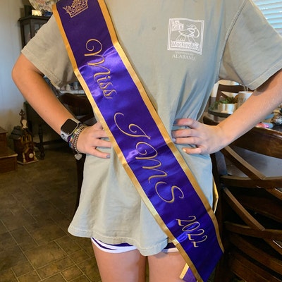 Custom Embroidered Pageant Sash With Cursive Font - Etsy