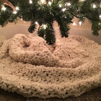 Snow Flurry Tree Skirt Crochet Pattern, Farmhouse Decor, Tree Scarf ...