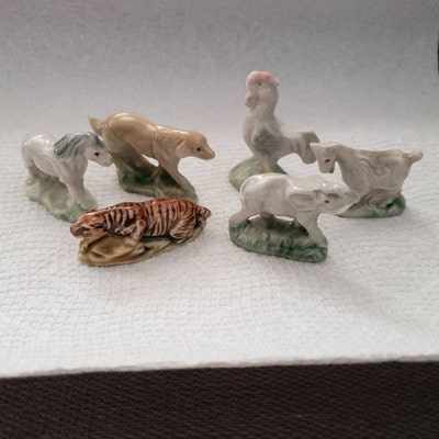 Wade Snow White and the Seven Dwarfs sneezy Stamped Wade, 1980's ...