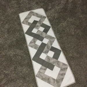 PDF Pattern for Interlocking Squares Table Runner DIGITAL | Etsy Canada