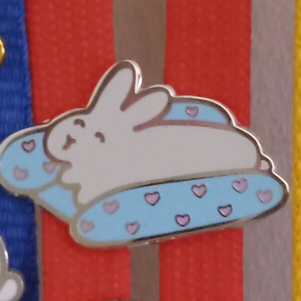 Beanie Bunny Enamel Pin, Hot Cocoa Winter Bunny Pin, Cute Rabbit Pin ...