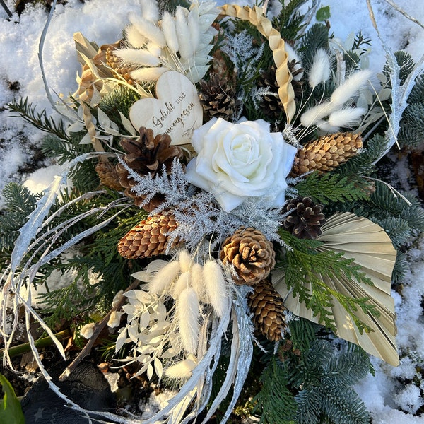 Grabschmuck | Grabgesteck mit frischer Tanne | Herz | Totensonntag ...