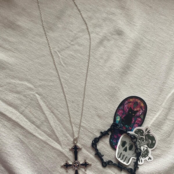 Sacred Heart Bead Necklace || Gothic Jewellery || Gothic || Alternative ...