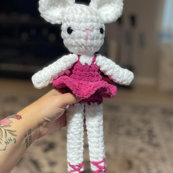 Mama Mabel Mod CROCHET PATTERN chicken NOT Included - Etsy