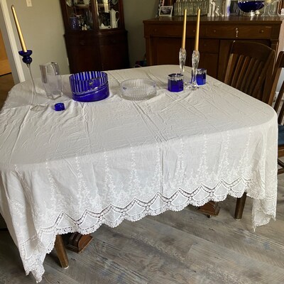 Classic White Lace Wedding Tablecloth/french Floral Lace Embroidered ...