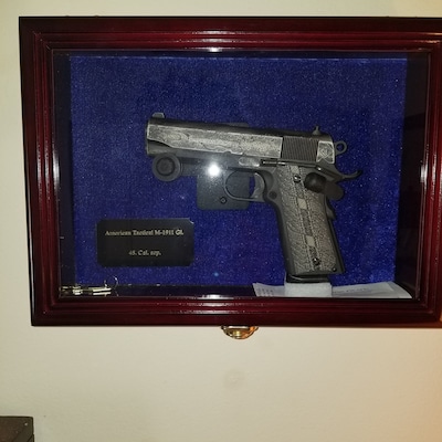 Single Pistol Display Case Wall Mount Solid Hardwood Cabinet Handgun ...