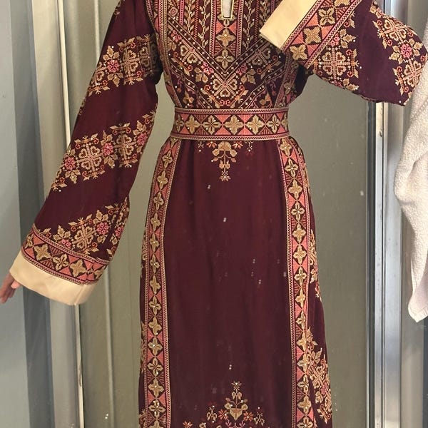 Palestinian Kaftan Thobe Thob Embroidery Black With Red Tatreez Stripes ...