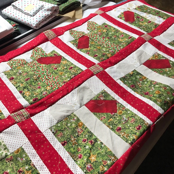 Gift Christmas Present Quilt Pattern, Easy, Machine Pieced Quilt Block ...