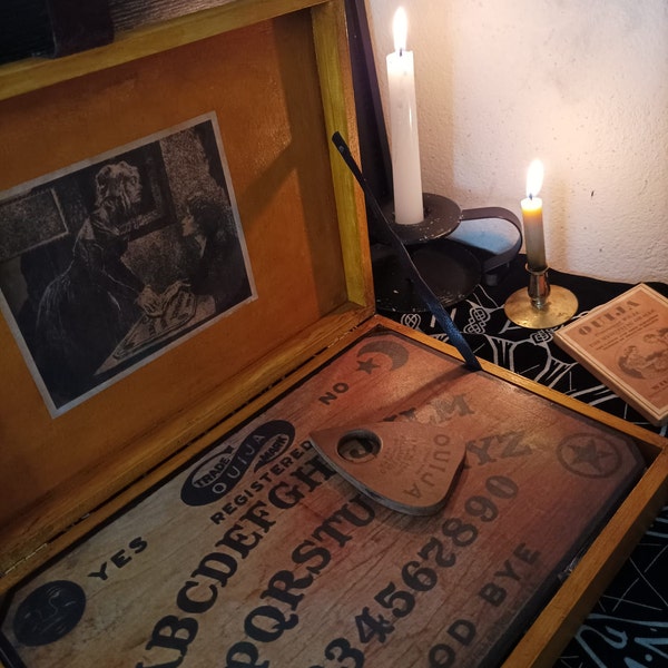 Eusapia Paladin Box - Etsy