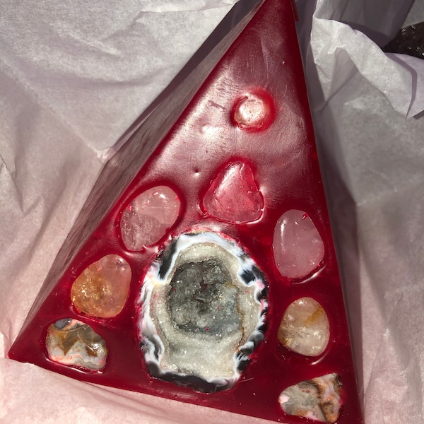 Crystal Candle ~ Mini Pyramid Candle W/ an Inlaid Geode, Amethyst ...