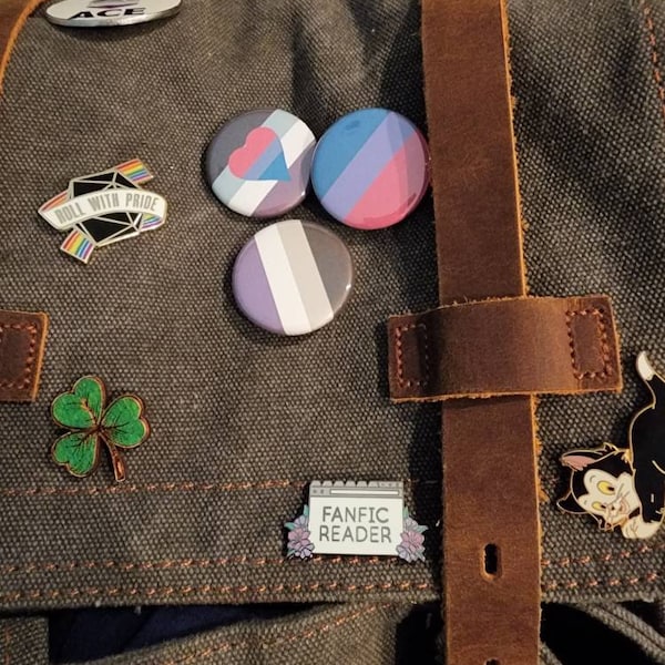 Fanfic Pin, Fandom Enamel Pin, Anime Enamel Pin, Fanfic Reader Enamel ...