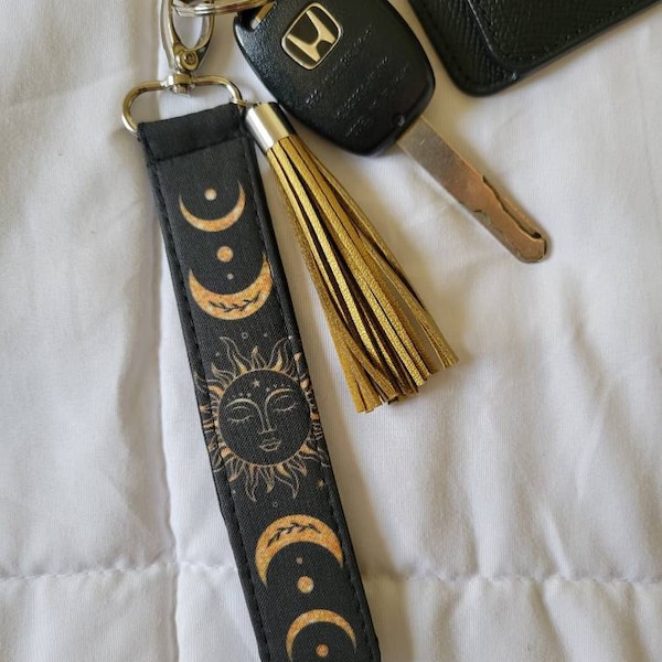 Moon Keychain Wristlet | Sun and Stars Wristlet Keychain | Car ...
