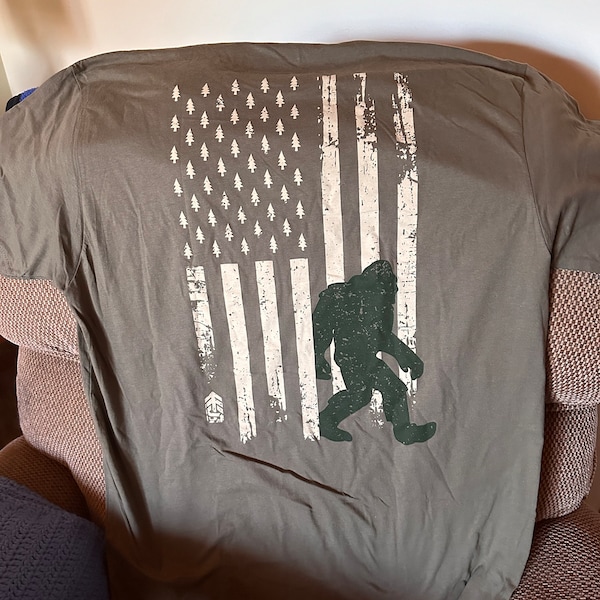 Squatch Shirt - American Flag - Bigfoot - Pacific Northwest - USA ...
