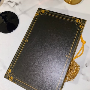 Dungeons and Dragons D&D DND Hollow Book Light Gray Cover Dice Box Set ...