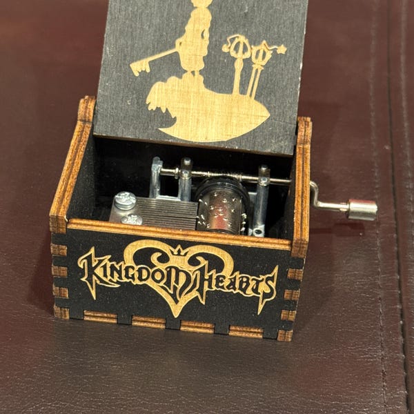 Titanic Music Box My Heart Will Go on Theme Music Chest Wooden Engraved ...