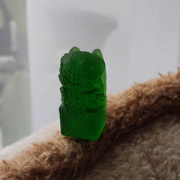 AR123 - Jade Cthulhu Amulet | Small Green Idol | Lucky Pocket Charm ...