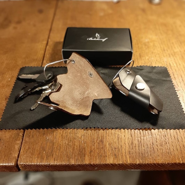Leather Key Holder | Safety for Nails Key Carrier | Horween Leather Fob ...