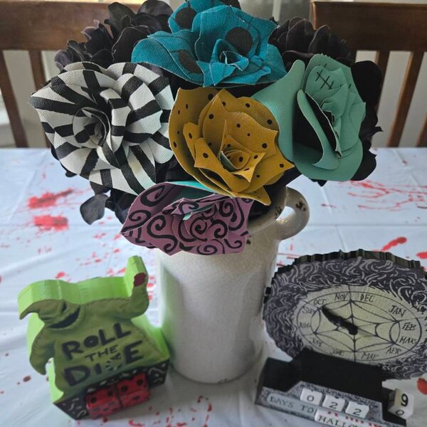 Fake Human Skin Halloween Flowers, Gory Halloween Prop, Bloody Roses ...
