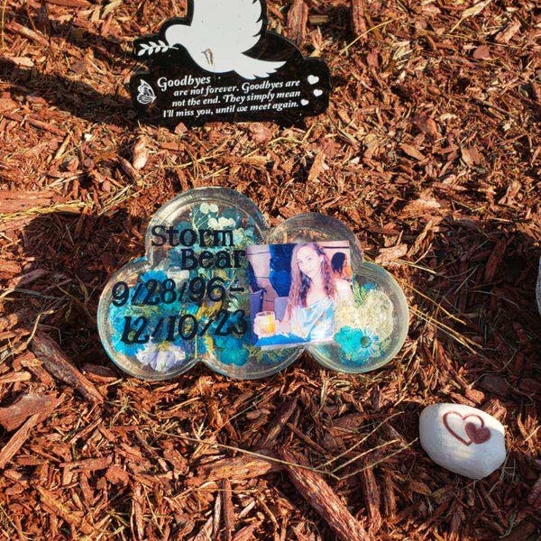 Heart Shaped Resin and Dried Flower Grave Marker, Custom Cremation Spot ...