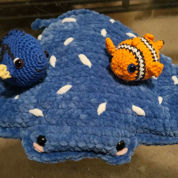 PATTERN PACK Mega Ray and 7 Sea Friends Patterns Ray, Angelfish, Blue ...