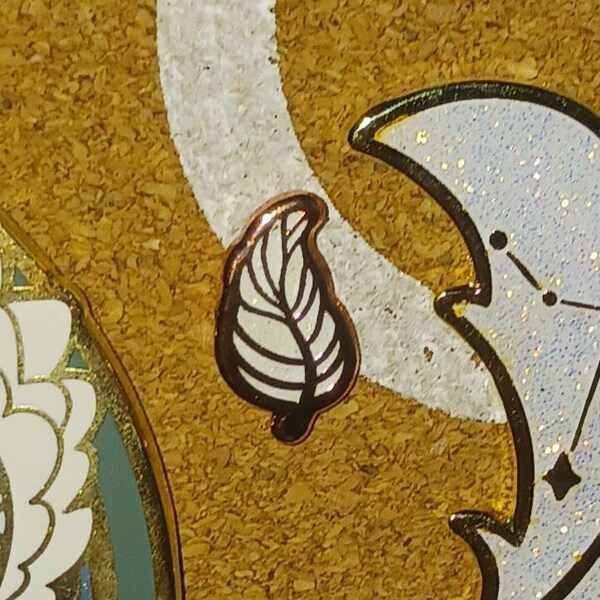 Tiny Knife Enamel Pin Small Board Filler Hard Enamel Pin Kawaii Art ...