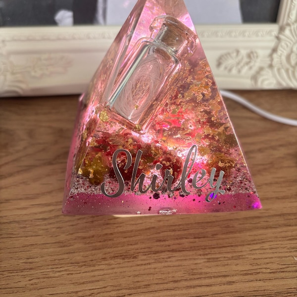 MINI MEMORIAL LAMP// Custom Light up Resin Pyramid, Cremains Memorial ...