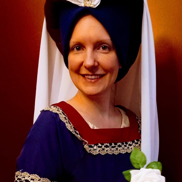 Escoffion - Female Medieval Headwear - Medieval Clothing for A Lady ...