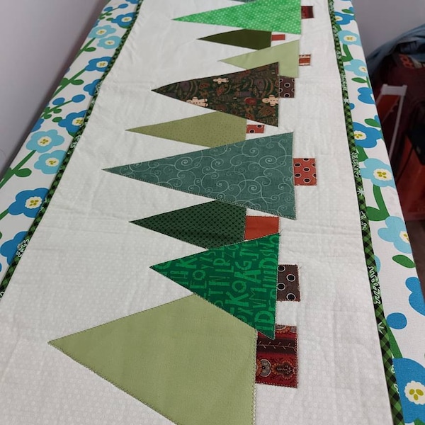 Christmas Tree Table Runner Pattern (downloadable) - Christmas Table ...