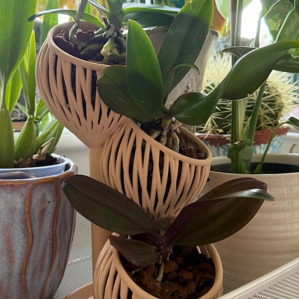 Terrace Desktop Hydroponics. 3D Printed, 12 Net Pot, USB-A Water Pump ...