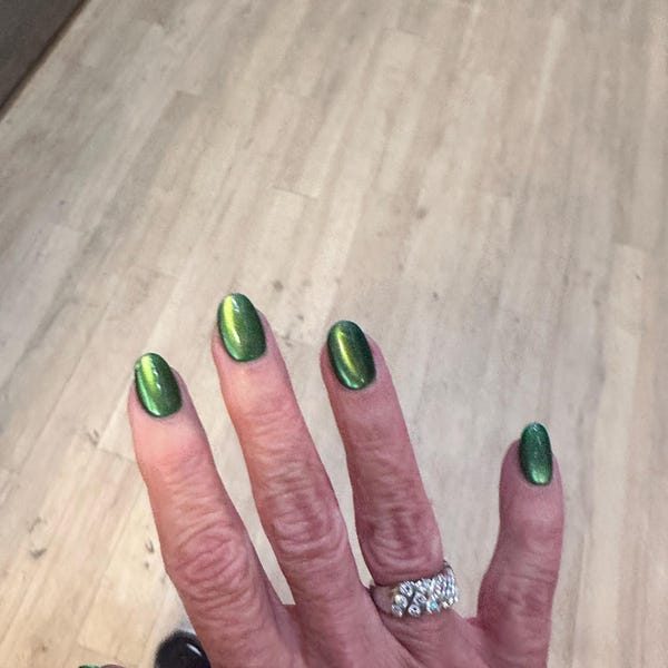 Green Cat Eye Press-on Nails: Handmade Gel Nail Set - Etsy