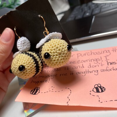 Crochet Candy Corn Bee Keychain - Etsy