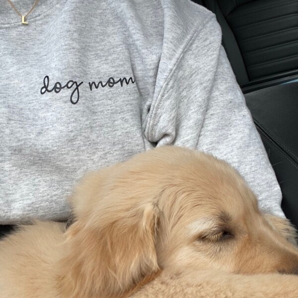 Dog Mom Script Left Chest Heavy Blend Crewneck Sweatshirt, Dog Lover ...