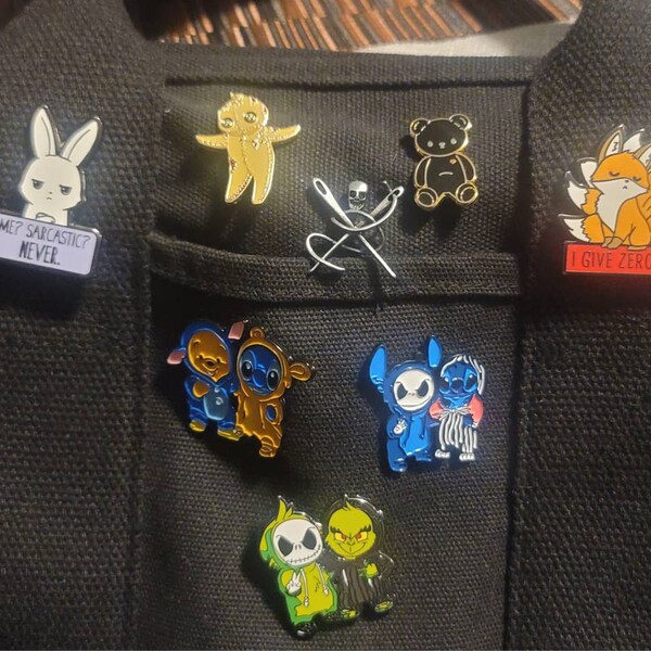 Traditional Fan Keychains, Hard Enamel Keychain, Gold Plated, Gift ...