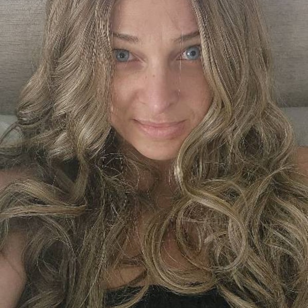 Remi Light Density 16”- 21.5" Neutral Blonde Layered With Curtain Bangs ...