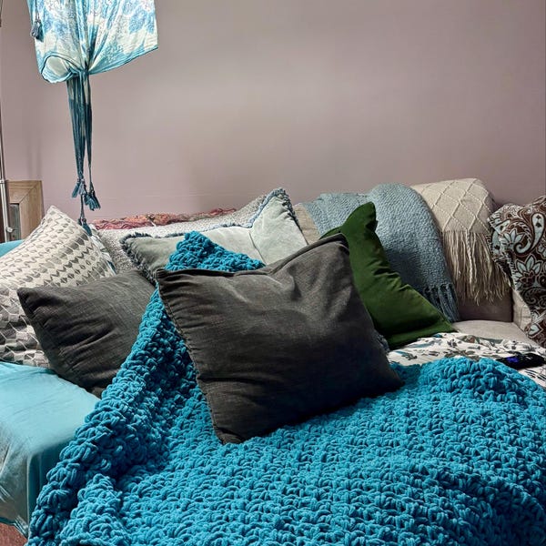 Navy Chunky Throw, Blue Throw. Blue Chunky Crocheted Blanket - Etsy