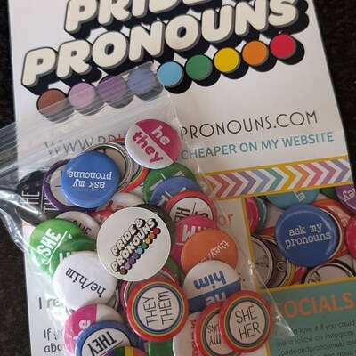 Bulk Pack Blank Pronoun Pins. 1.25 Inches 32mm Diameter. Customisable. My Pronouns Are. Multiple ...