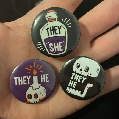 Handmade, Customisable Pronoun Badges Pack of 3 - Etsy