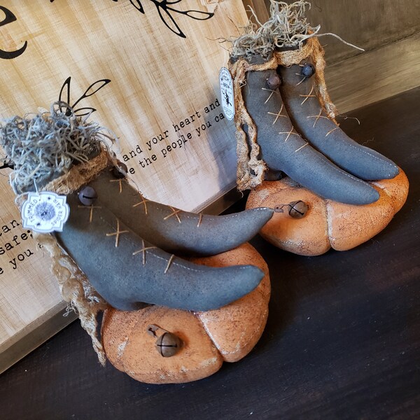 DIGITAL FILE Halloween Fall Primitive Grungy Lil Witch Boots Pinkeep ...