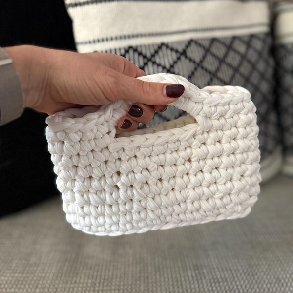 EASY Crochet Bag Pattern + Video Tutorial: Trendy Everyday Handbag ...