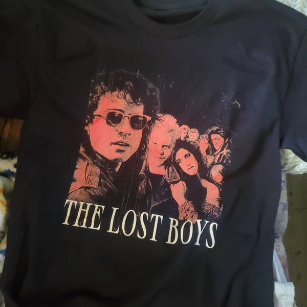 Retro Alien Movie Shirt, Vintage Horror Movie Facehugger Bootleg ...