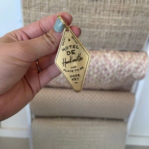 Personalized Retro Hotel Keychain // Gold Key Ring // - Etsy