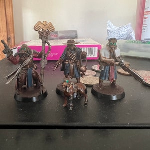 Shadow Dress / Cloak 40mm Miniature sculpted by C27 - Etsy