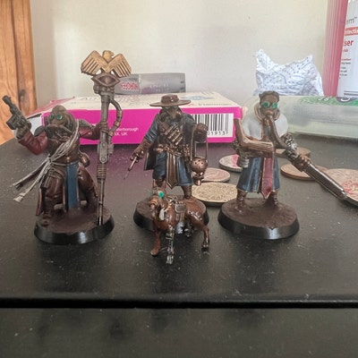 Shadow Dress / Cloak 40mm Miniature sculpted by C27 - Etsy