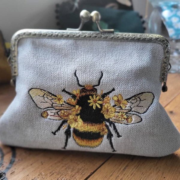 Floral Bumblebee Machine Embroidery Design, 3 Sizes, Instant Download ...