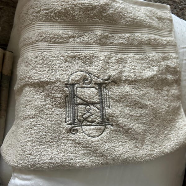 Personalized Hand Towels- Bathroom Hand Towels- Monogrammed Hand Towel ...